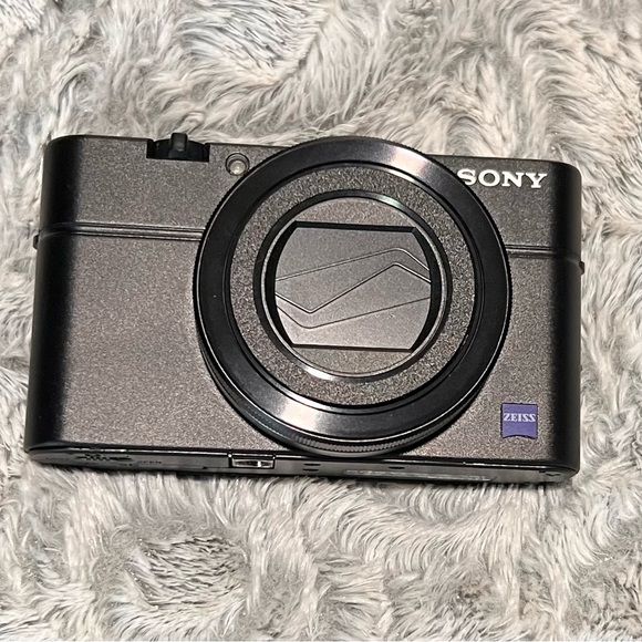 Sony | Cameras, Photo & Video | Sony Gray Digital Camera With Zeiss ...